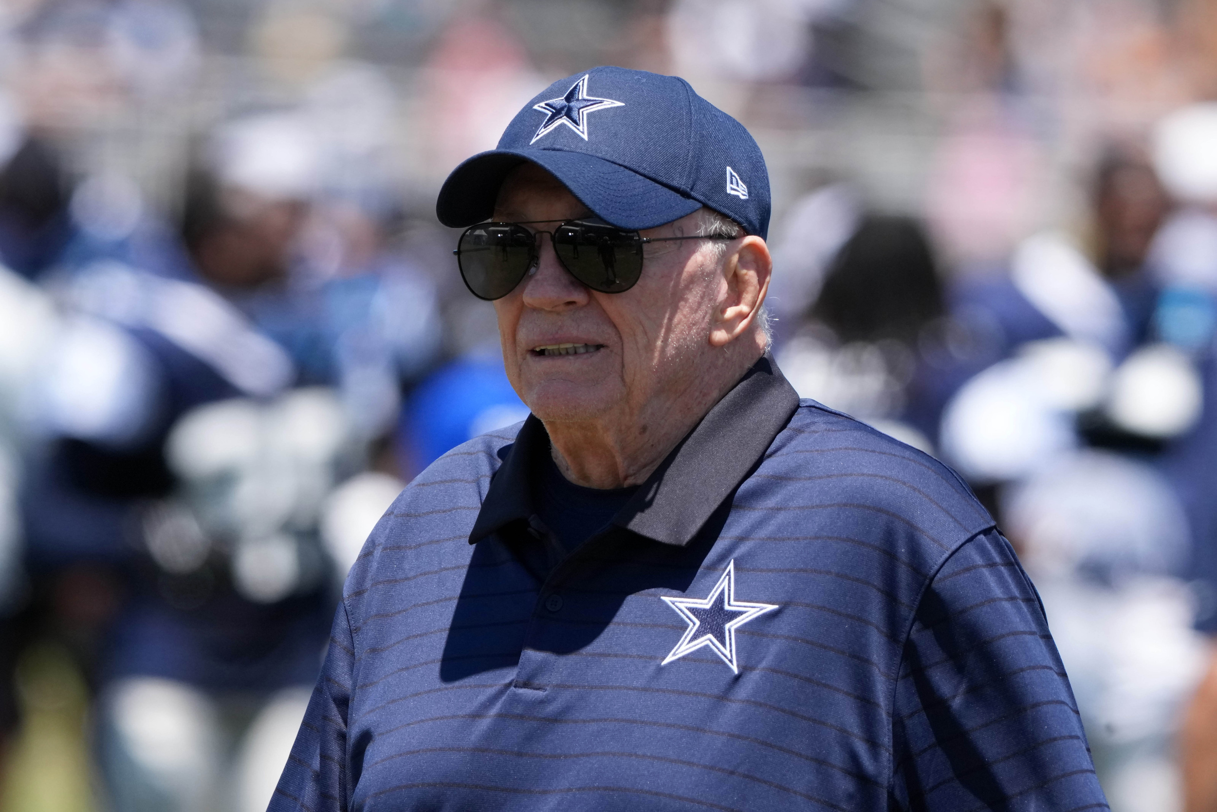 Roc Nation Sports issues response to ‘comical’ claim from Jerry Jones