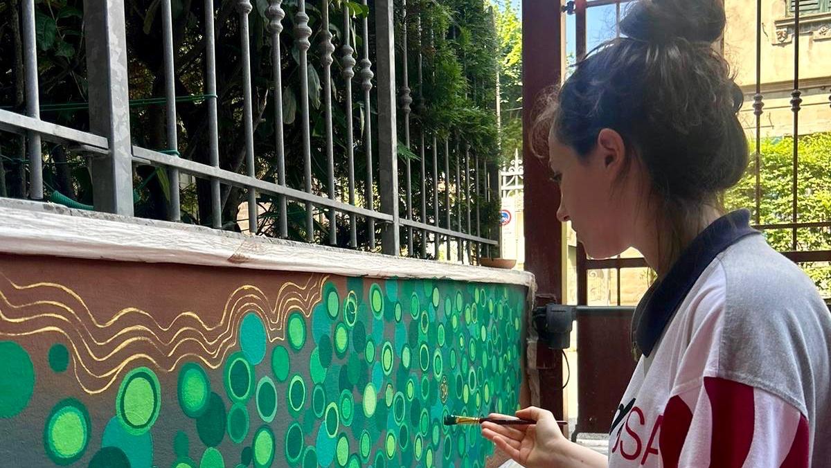 Due murales naturali per la scuola di yoga Dharma: «Si crea subito la ...