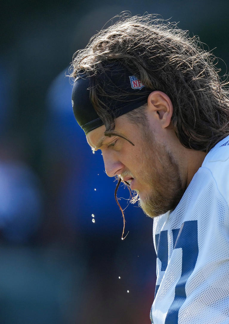 Colts re-sign veteran to compete for swing tackle role