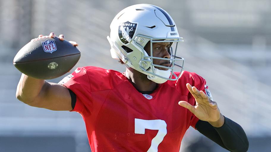 It's only training camp, but Geno Smith is already answering the bell ...