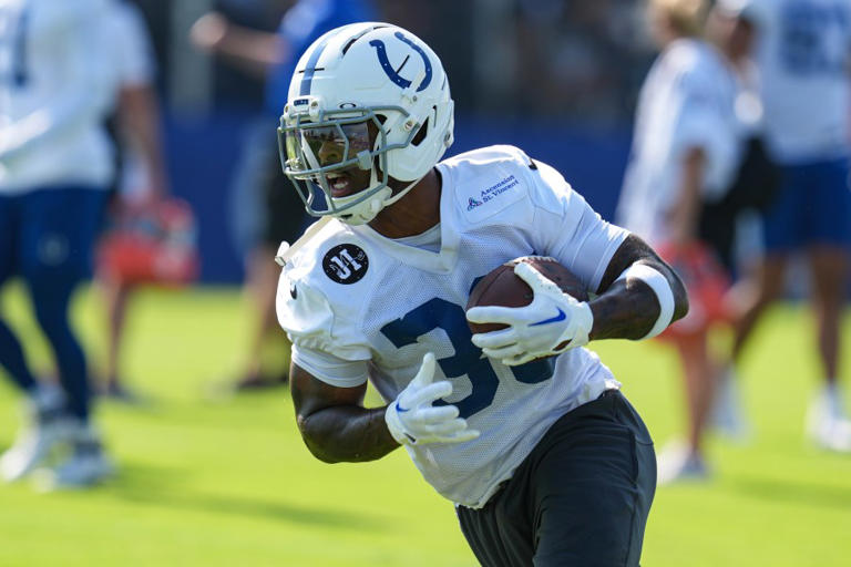 Salvon Ahmed’s severe lower leg injury quiets Colts’ practice