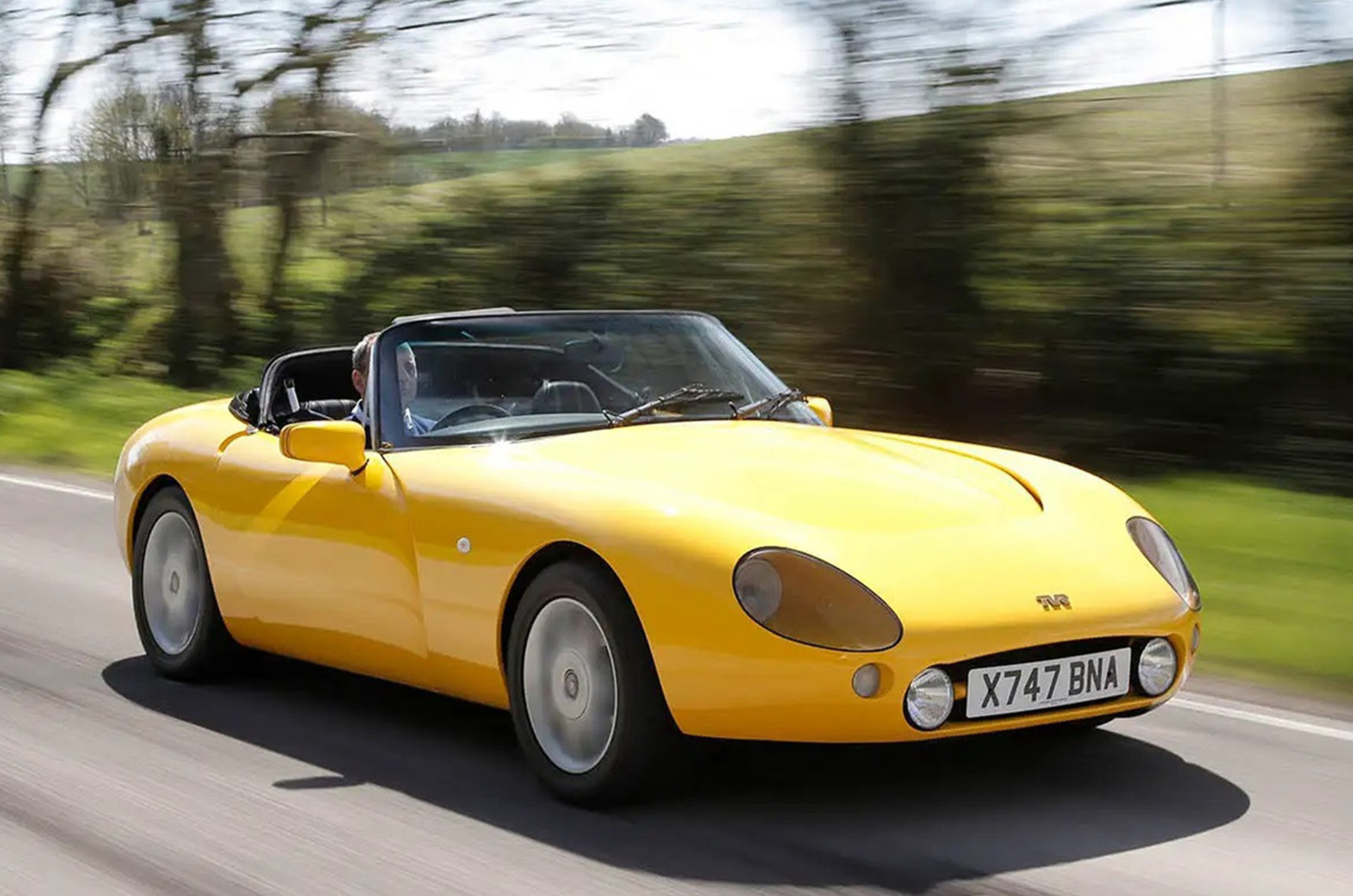 30 classic V8 roadsters