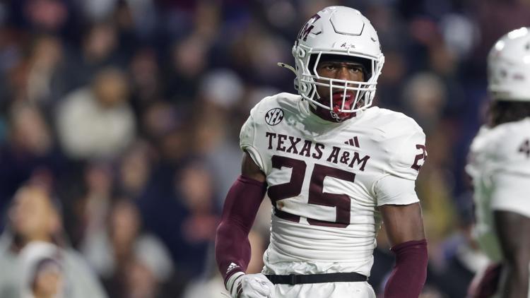Texas A&M football player arrested in hit-and-run crash with U-Haul ...