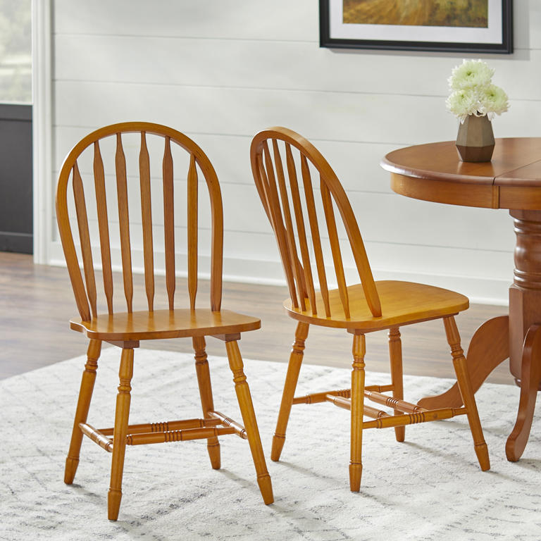 I found my dining table impossible to decorate until I saw Goldie Hawn ...