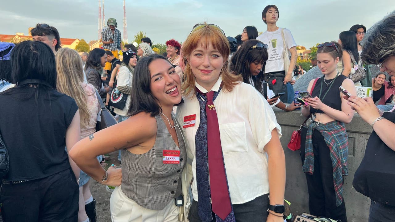 Crowds gather on Capitol Hill for pop-up 'Performative Male Contest' in ...