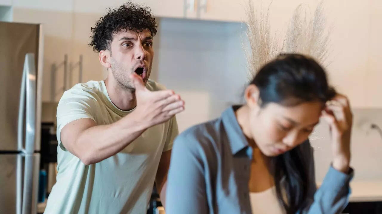 7 hacks to diffuse conflict with your partner, as per psychology