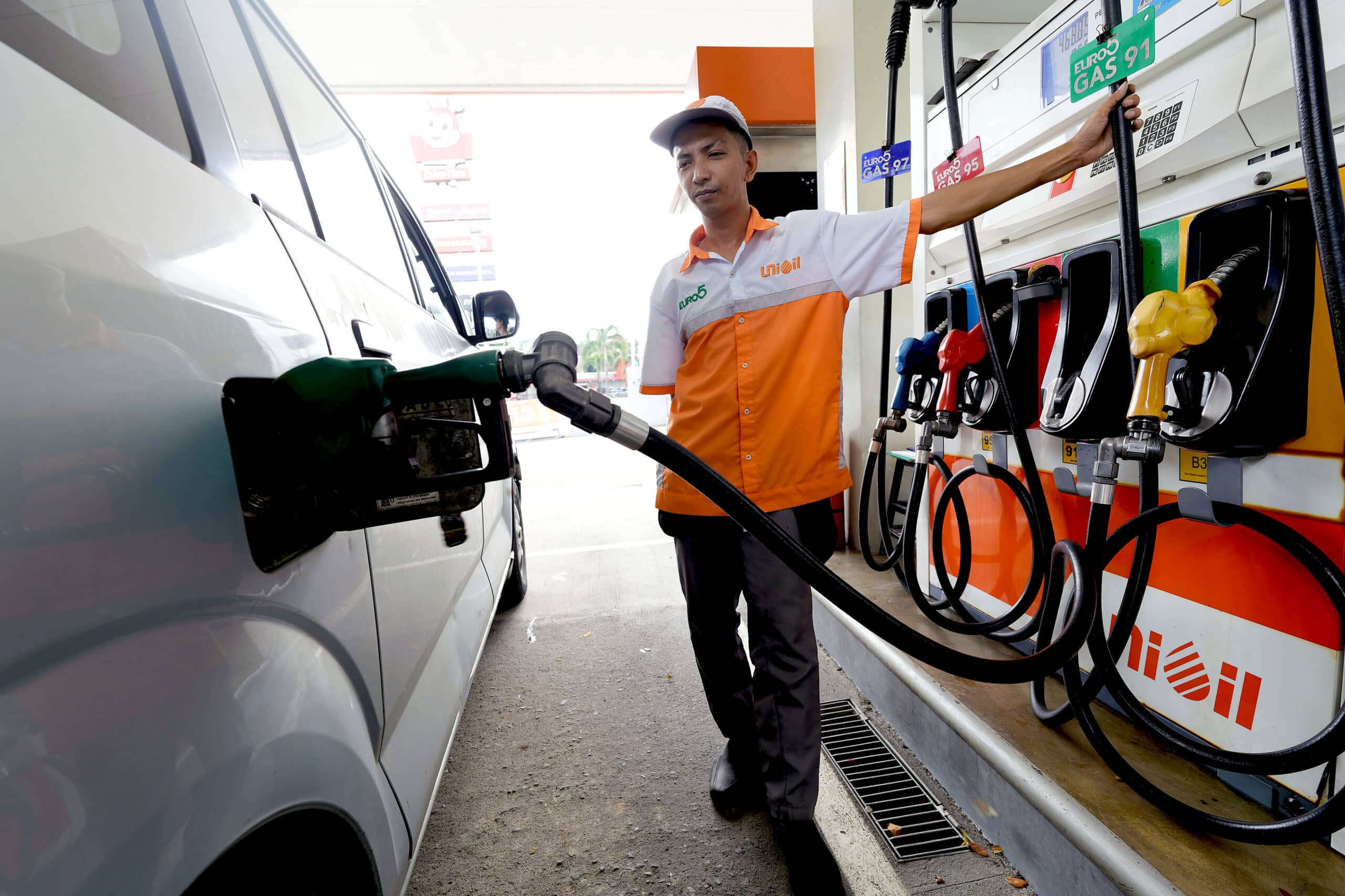 Diesel, kerosene prices rise anew; gasoline up by P1.90/liter