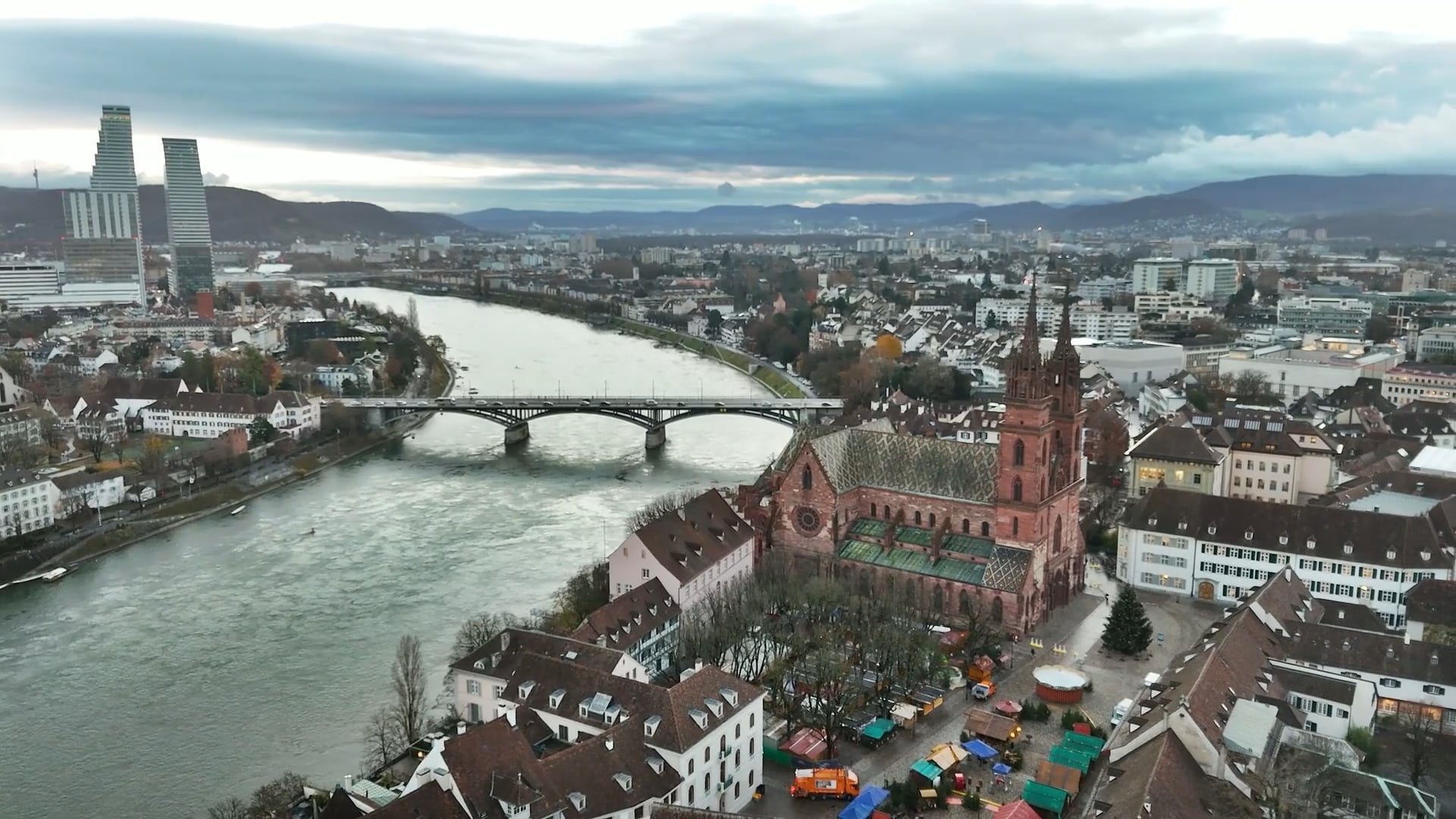 Vista aerea di Basilea: storica città svizzera sul Reno