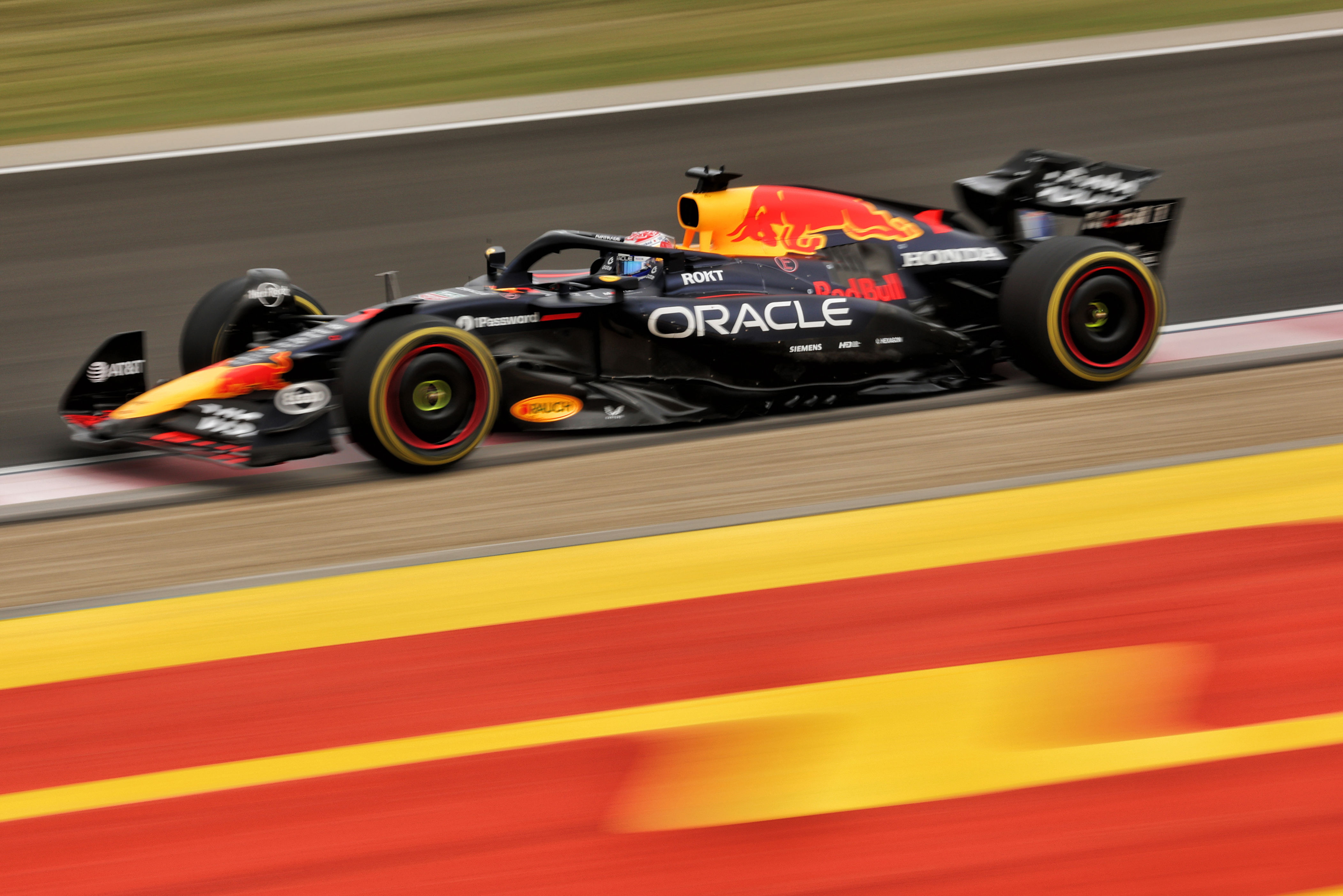 Red Bull achterhaalt probleem Verstappen in Hongarije