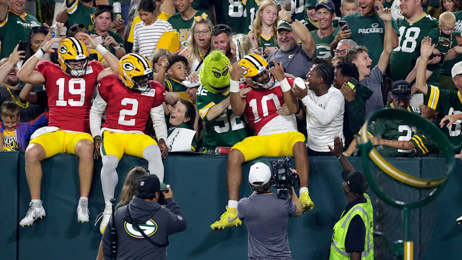 Packers QB Jordan Love's wife shows off her own Lambeau leap with husband
