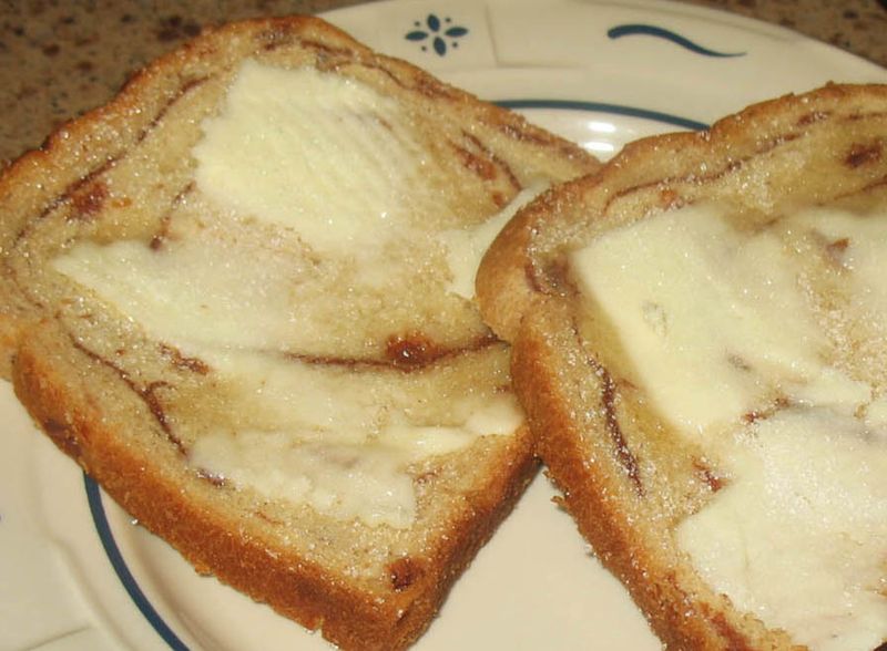 17 Strange Yet Beloved Food Traditions From UK Working-Class Homes
