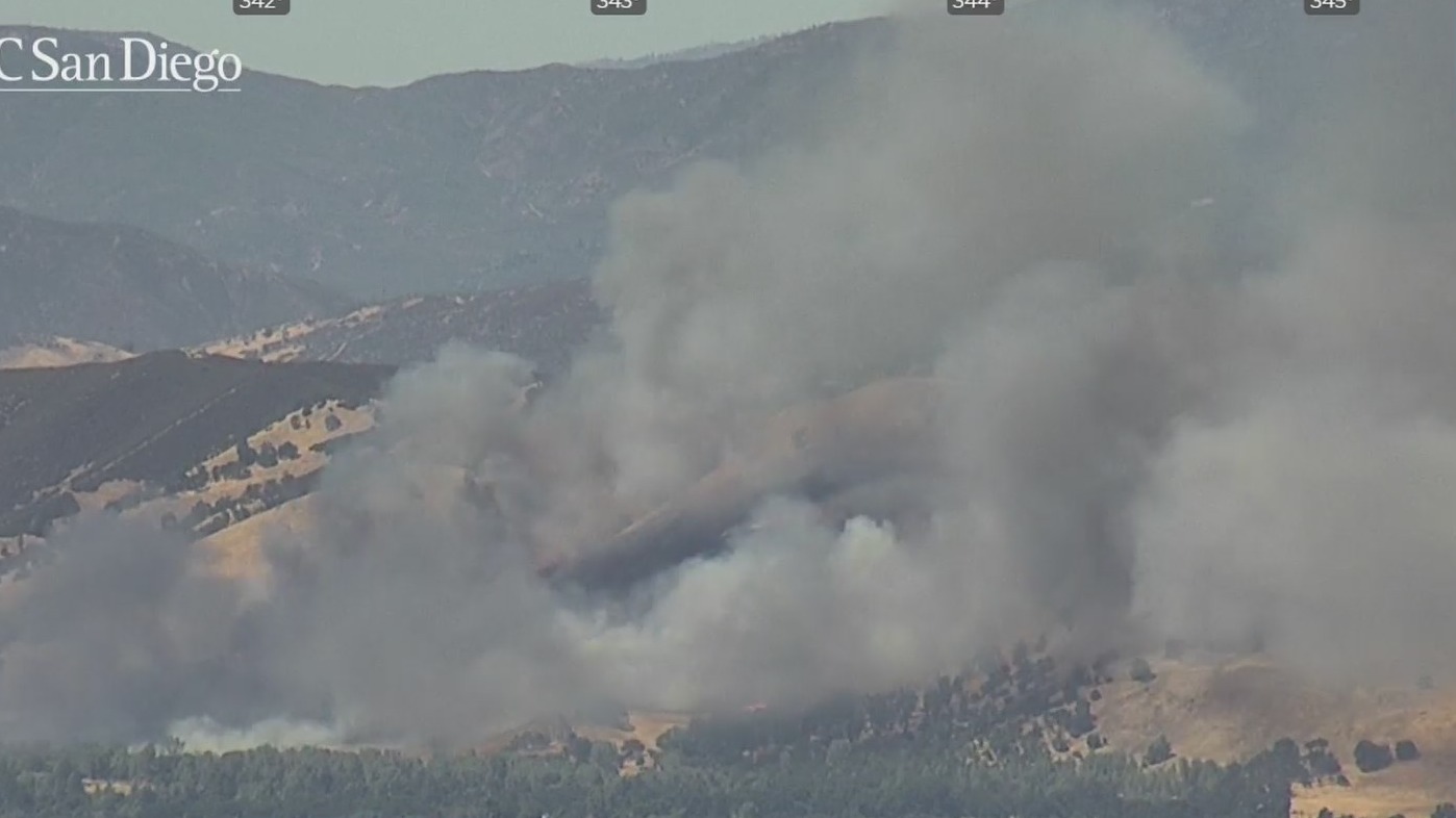 Lake Fire burns more than 300 acres in Clearlake, prompting evacuations