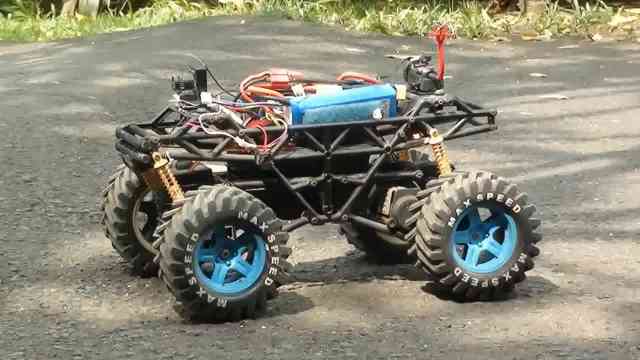 Exploring With an FPV Rover – Ground-Level Adventures
