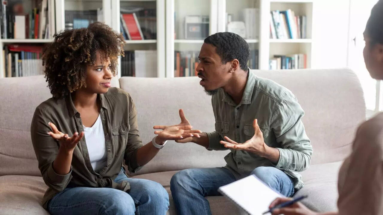 7 hacks to diffuse conflict with your partner, as per psychology