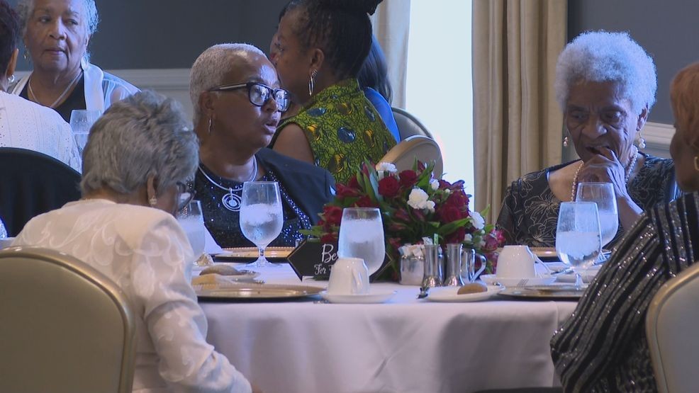Robinson Community Learning Center hosts senior prom
