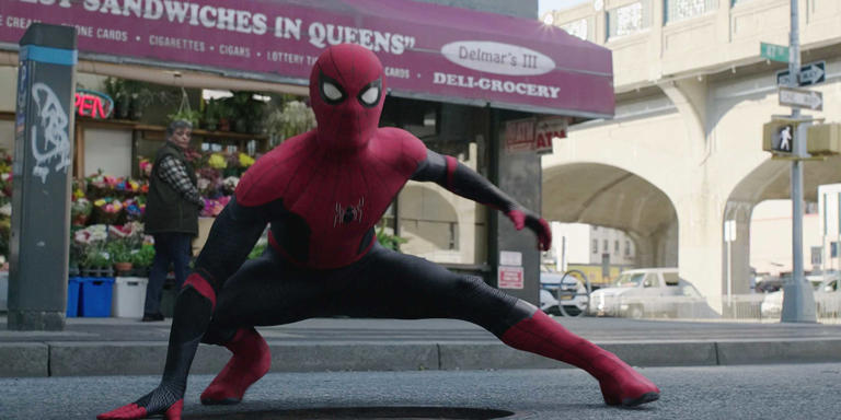 Spider-Man 4 Set Photos & Videos Reveal Even Closer Look At Tom Holland ...