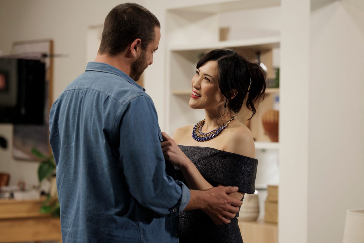 4 new Neighbours spoilers confirm who catches Andrew and Holly kissing