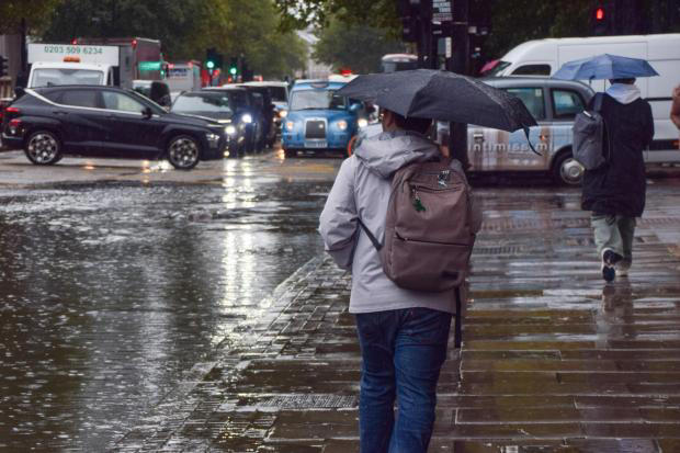 Storm Floris live tracker - see where 'danger to life' weather is going ...