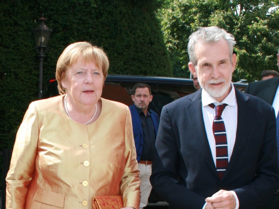 With Ulrich Matthes: Angela Merkel Returns to Bayreuth