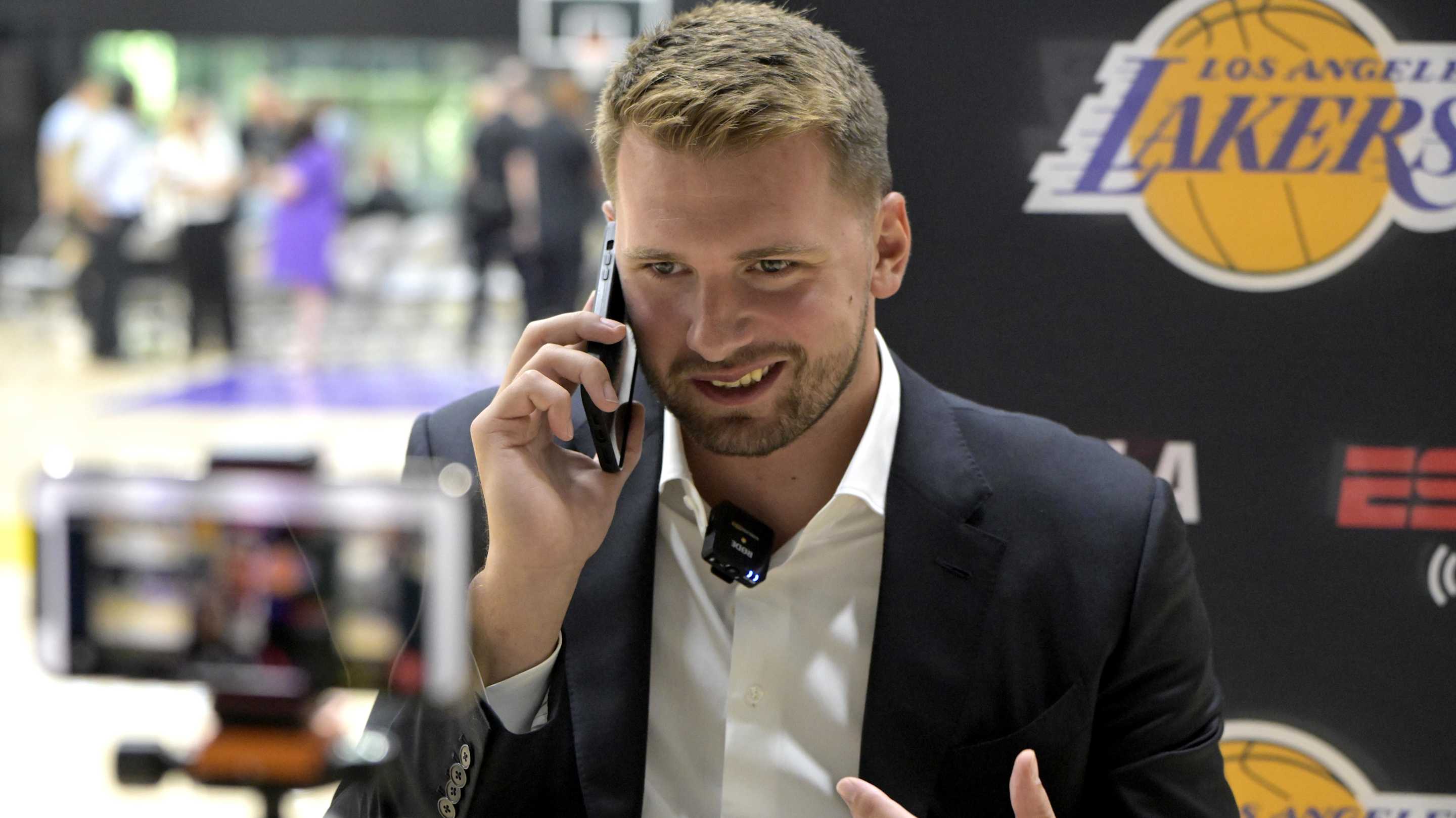 Weekend Roundup: Lakers secure Luka, MLB Speedway Classic, Jerry is ...