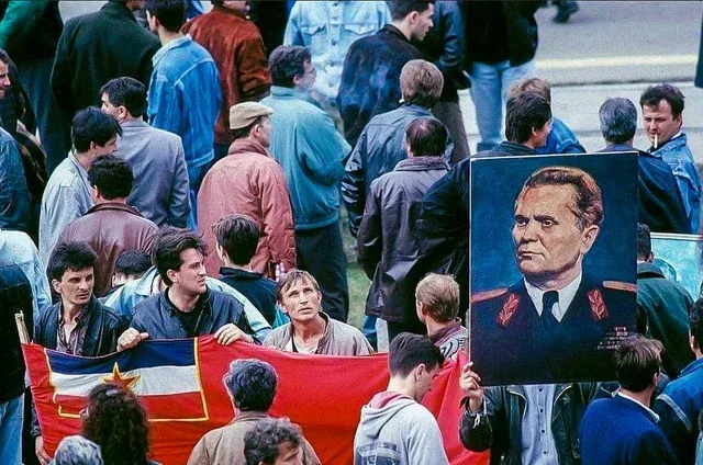 50 Historical Photos of the World in 1992