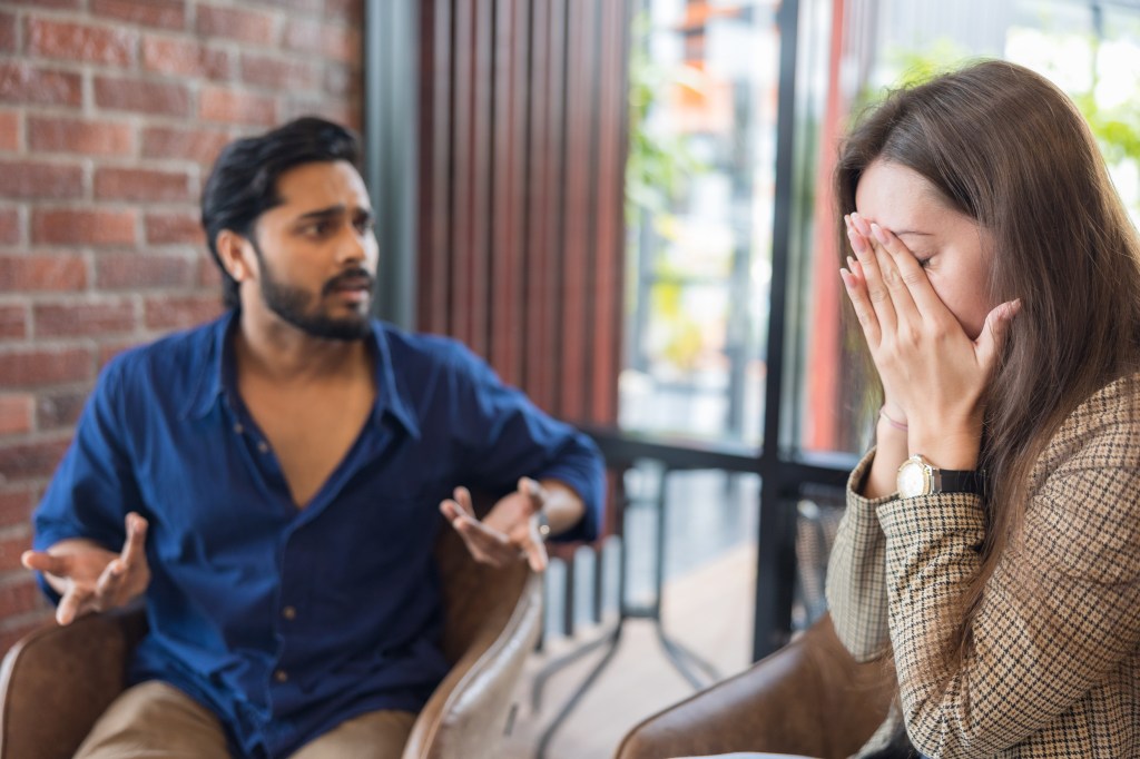 6 signs someone secretly dislikes you, according to psychologists