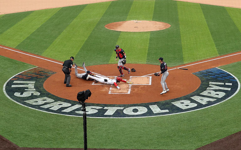 Braves lose third baseman Austin Riley to IL for 2nd time in 2 months ...