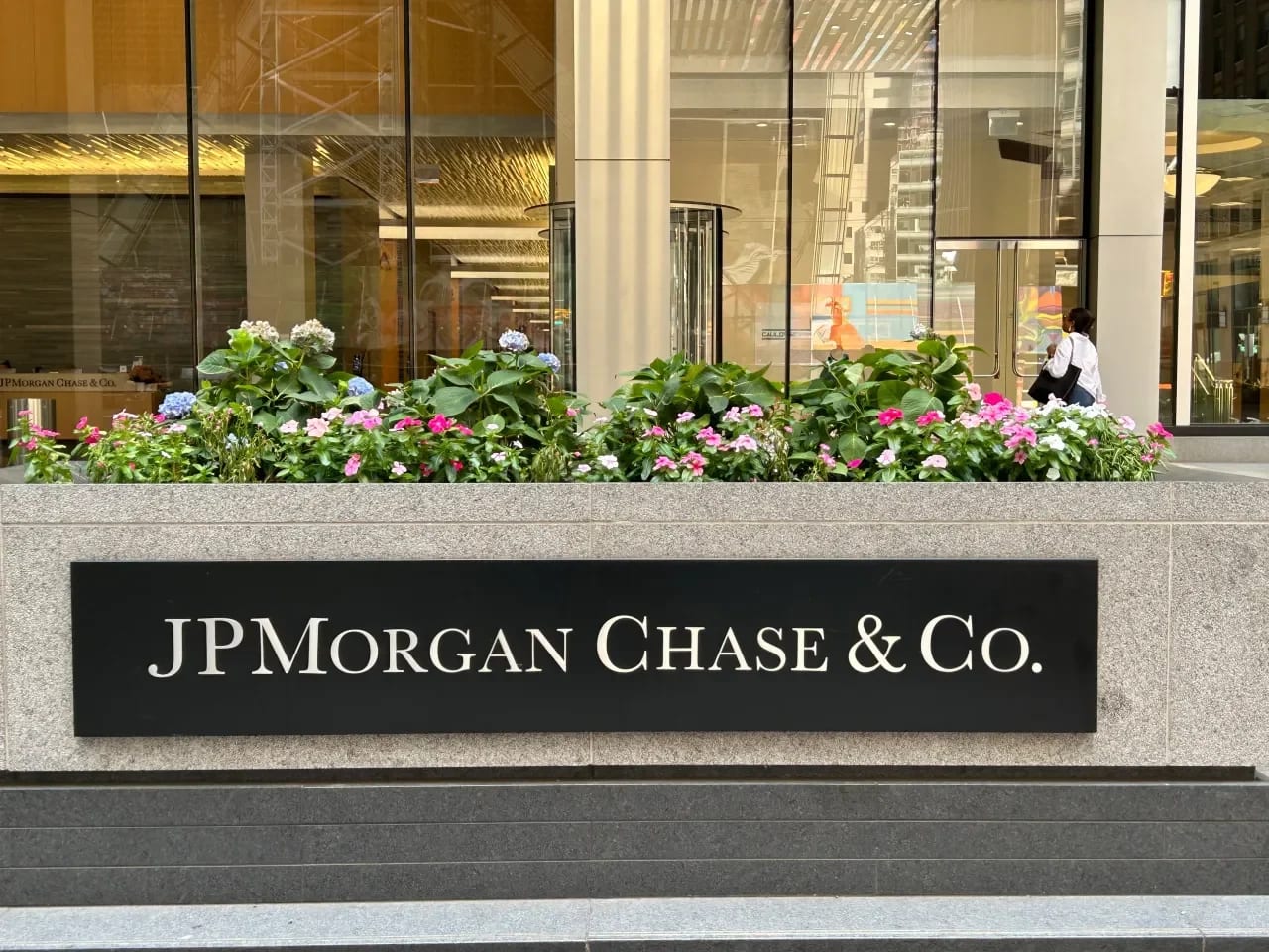 JPMorgan Teams Up With BUX To Offer Active ETFs To European Customers ...