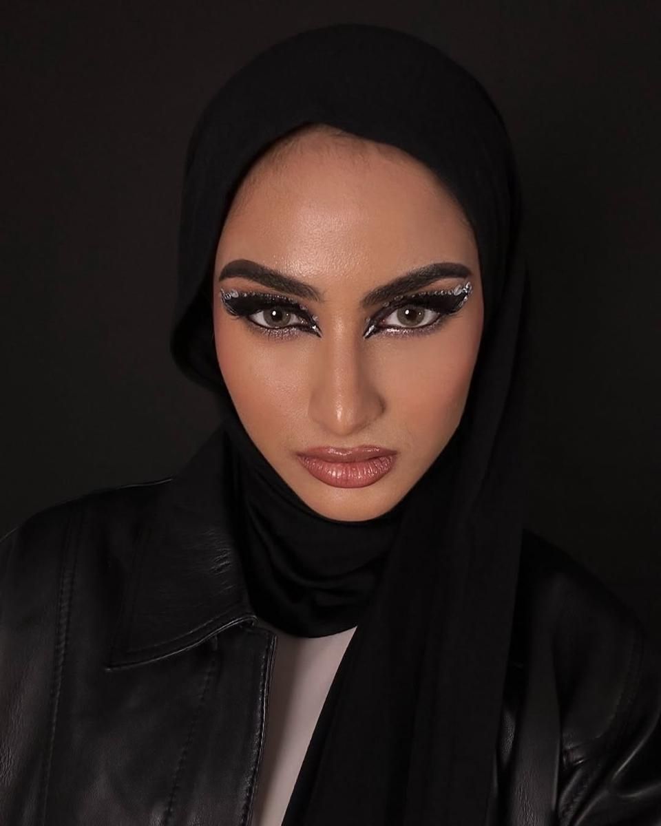 Deretan Inspirasi Makeup Bold a la Influencer Munira Agile, Elegan!