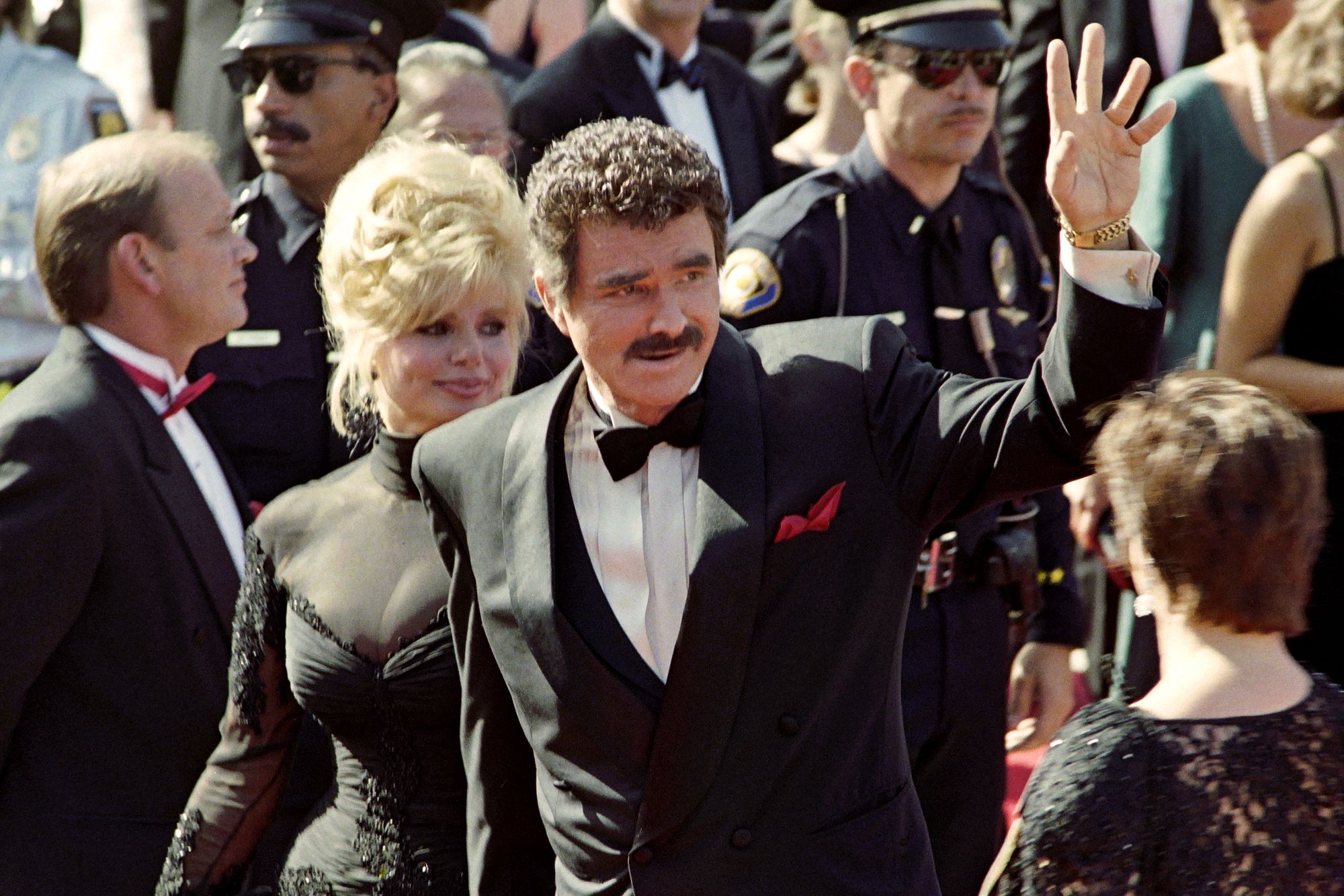 Loni Anderson dead: Burt Reynolds' ex-wife and 80s sitcom star dies ...