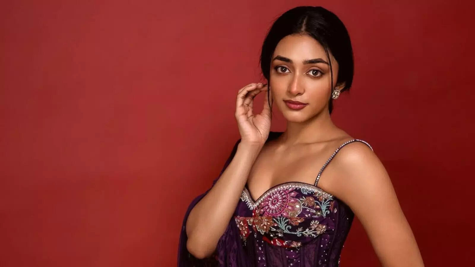 Preity Mukhundhan Shines in Traditional Glam: A Look at Her Fashion ...