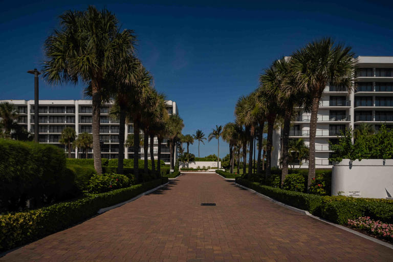 Palm Beach condo association settles suit over $2.7M AC project OK'd ...