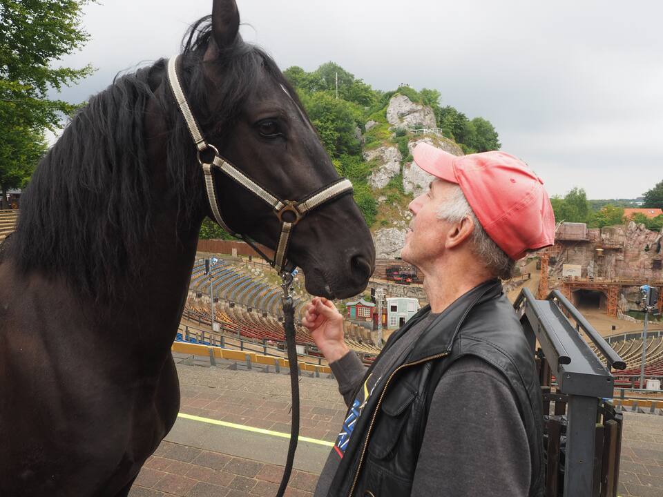Bildergalerie für "Karl-May-Spiele Bad Segeberg: Steve Szigeti, der ...