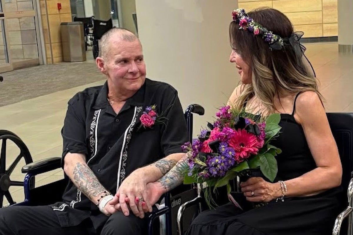 Junkyard singer David Roach dies weeks after getting married, aged 59