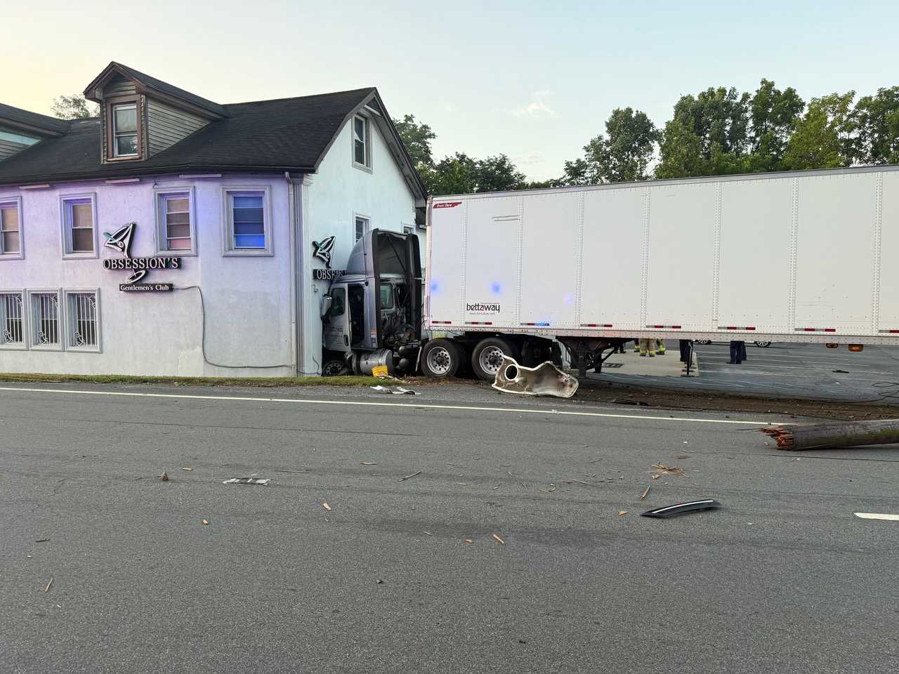 Tractor Trailer Plows Into Route 31 Strip Club: Firefighters