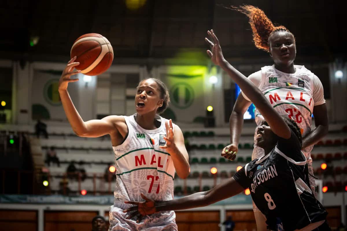 AfroBasket 2025 : le Mali tombe en finale face au Nigeria, quintuple ...