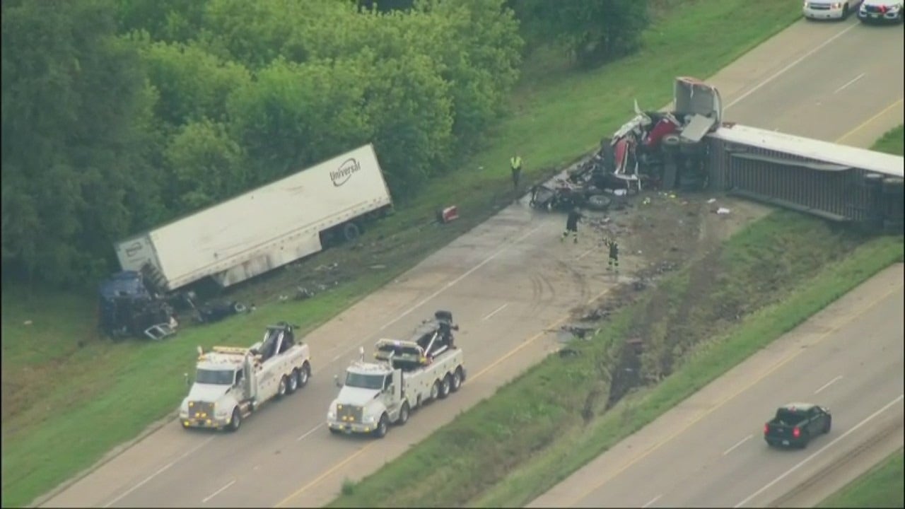 I-80 semi-trucks crash: Westbound lanes shut down near Morris, Illinois