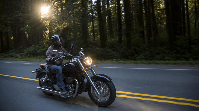 How To Avoid Wrist Pain While Riding A Motorcycle