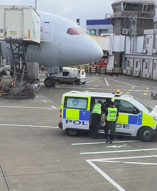 Passenger kicked off flight after causing 2-hour delay over major plane ...