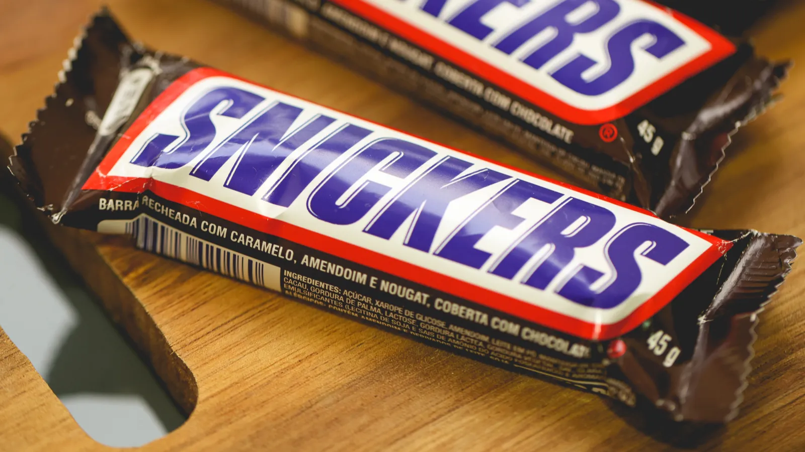 A surprising Snickers collaboration with Classic Cream brings a new ...