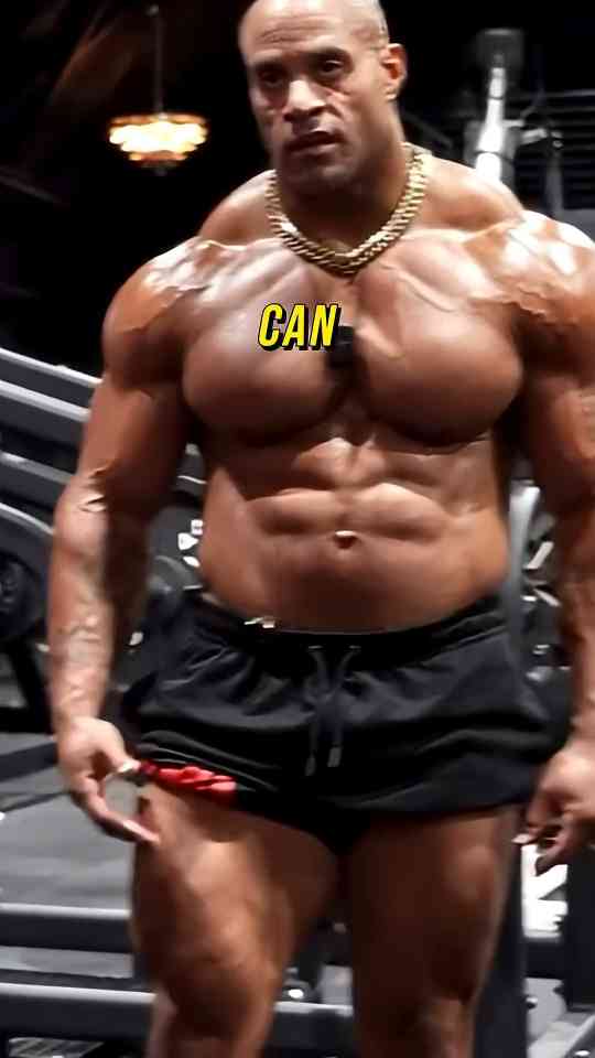 He DOESN’T Train Legs!