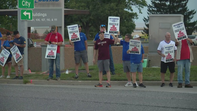 'Everything is at stake for me': Boeing workers say they're determined to get a better deal