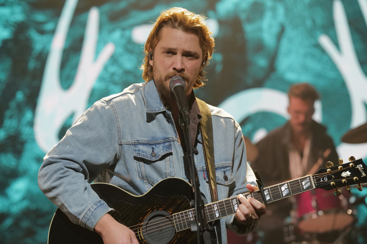 Luke Grimes Just Dropped a Casual Hint That Sent 'Yellowstone' Fans ...