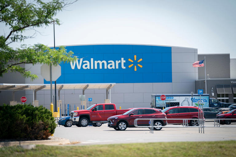 Surveillance video shows stabbing spree at Traverse City Walmart that ...