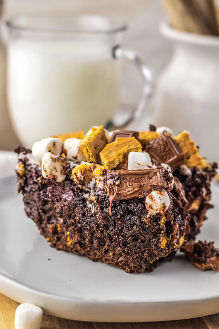 Gooey Slow Cooker S’mores Cake: No Campfire, No Problem