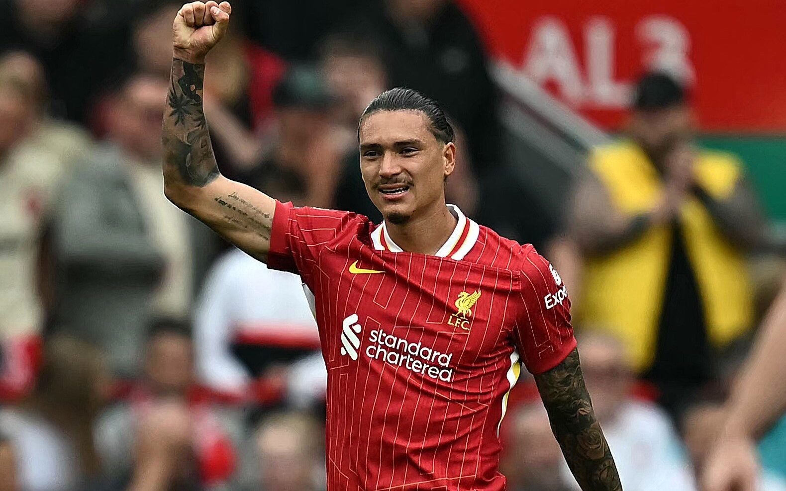 AO VIVO: Acompanhe a segunda-feira (4) do mercado da bola internacional