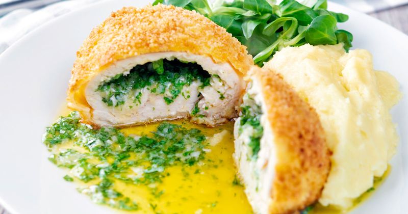 13 Amazing Recipes Filled With Garlic That You Will Love