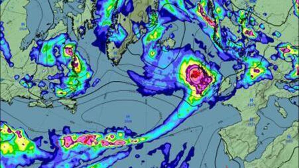 Storm Floris: Thousands without power with yellow warnings still in place
