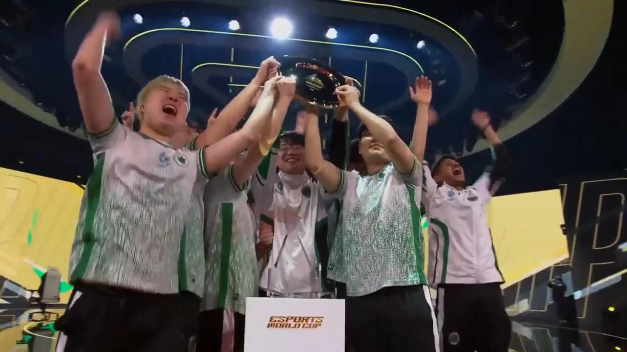 EWC: Riyadh crowd goes wild as Team Falcons clinch Overwatch title