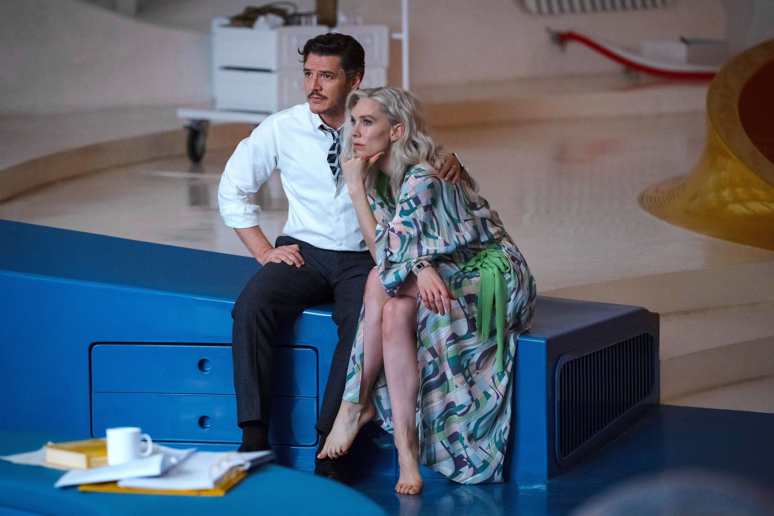 Pedro Pascal porte déjà cette tendance cravate de l'été prochain dans ...